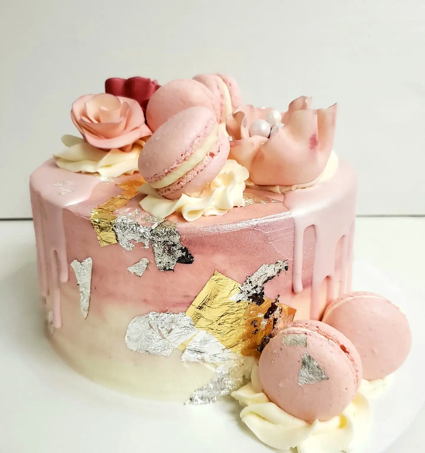 designer cake decorating